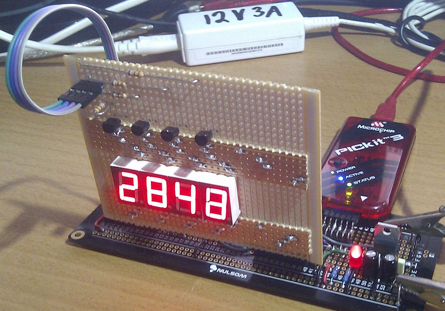 rOmV4 - PIC16F88 0D Multiplex